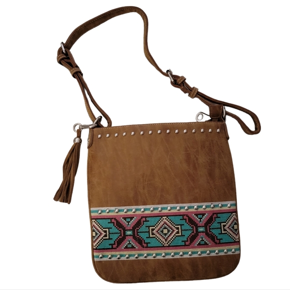 Blazzin Roxx | Bags | Leather Blazzin Roxx Messenger Bag With Aztec ...